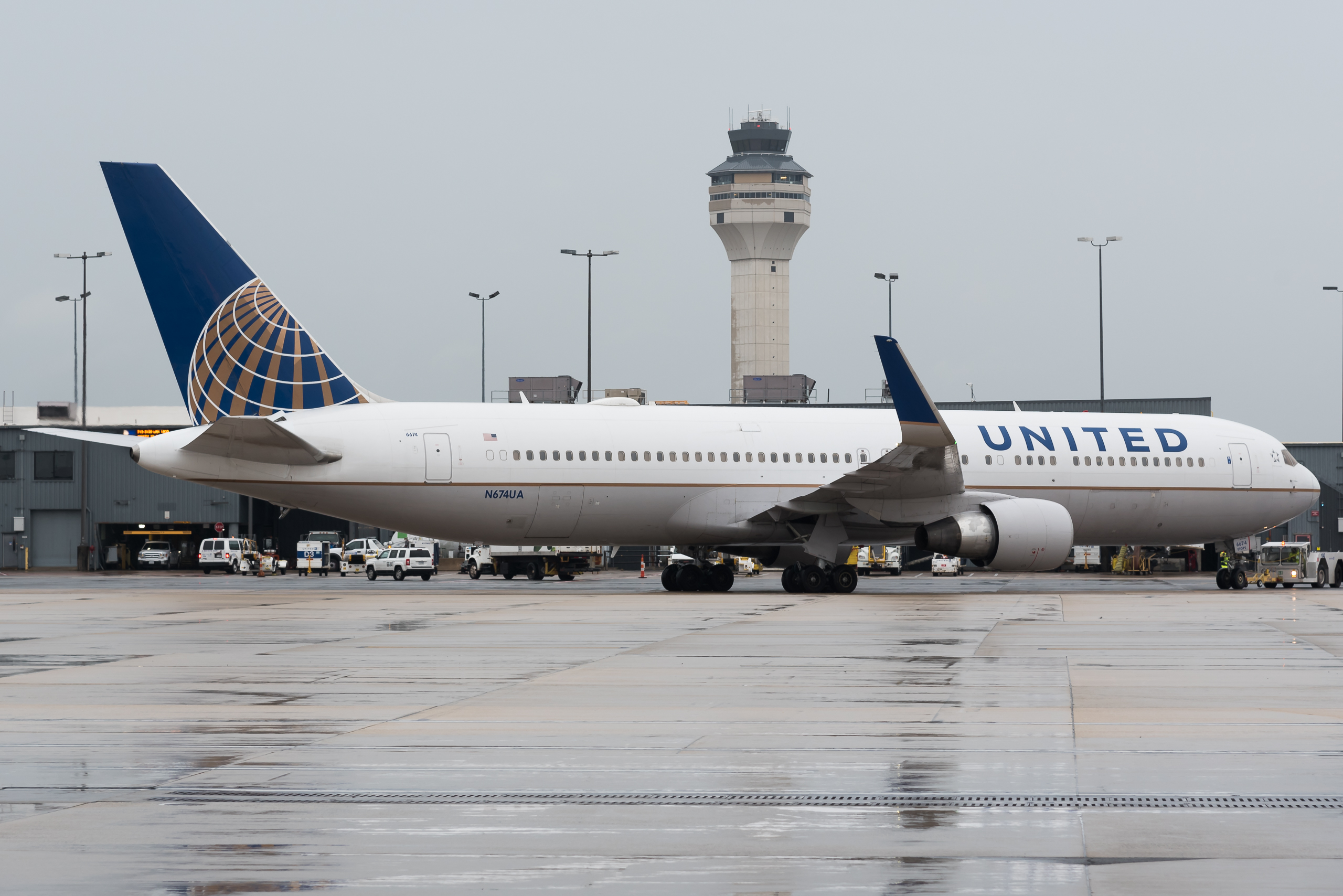 United Renews Contract With Weather Forecaster | AirlineGeeks.com