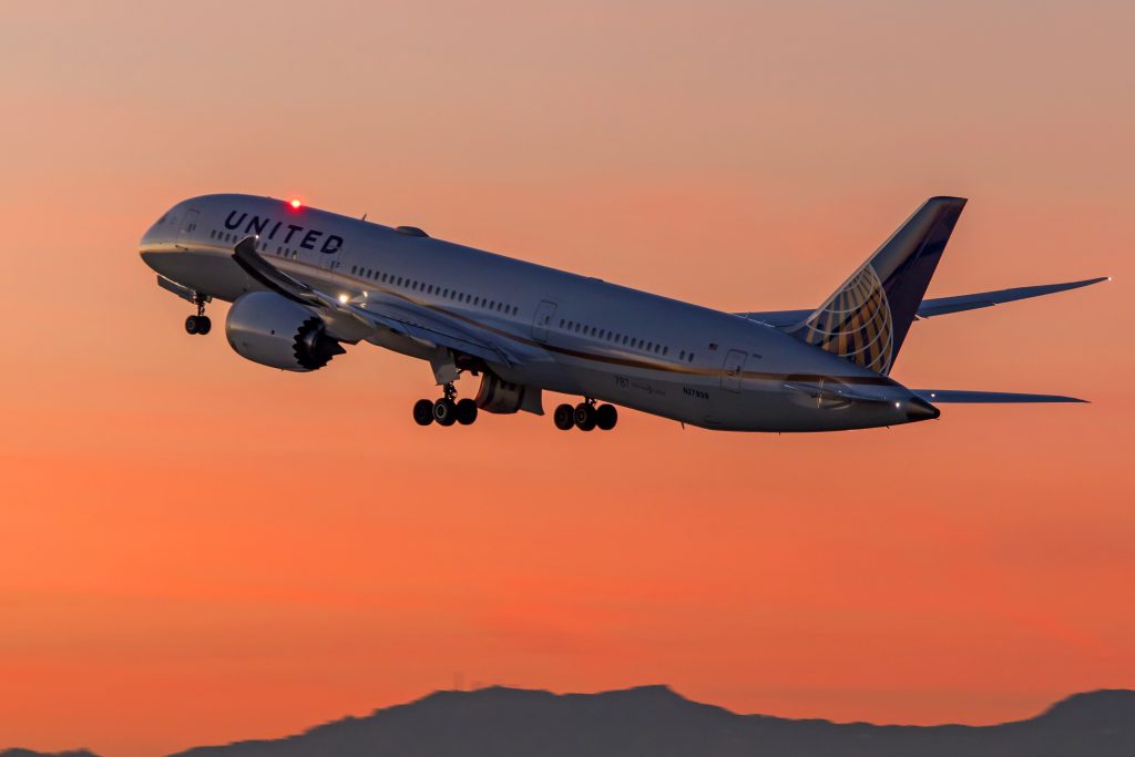 How to Become a Flight Attendant | AirlineGeeks.com