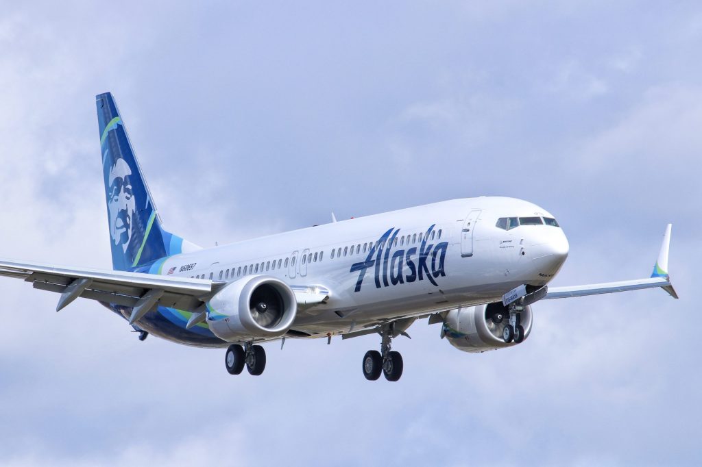 Alaska Raises Checked Bag Fees | AirlineGeeks.com