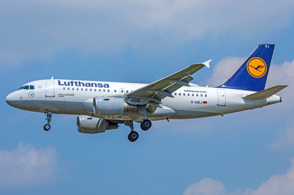 Lufthansa Group Cuts 20,000 Flights Through October | AirlineGeeks.com