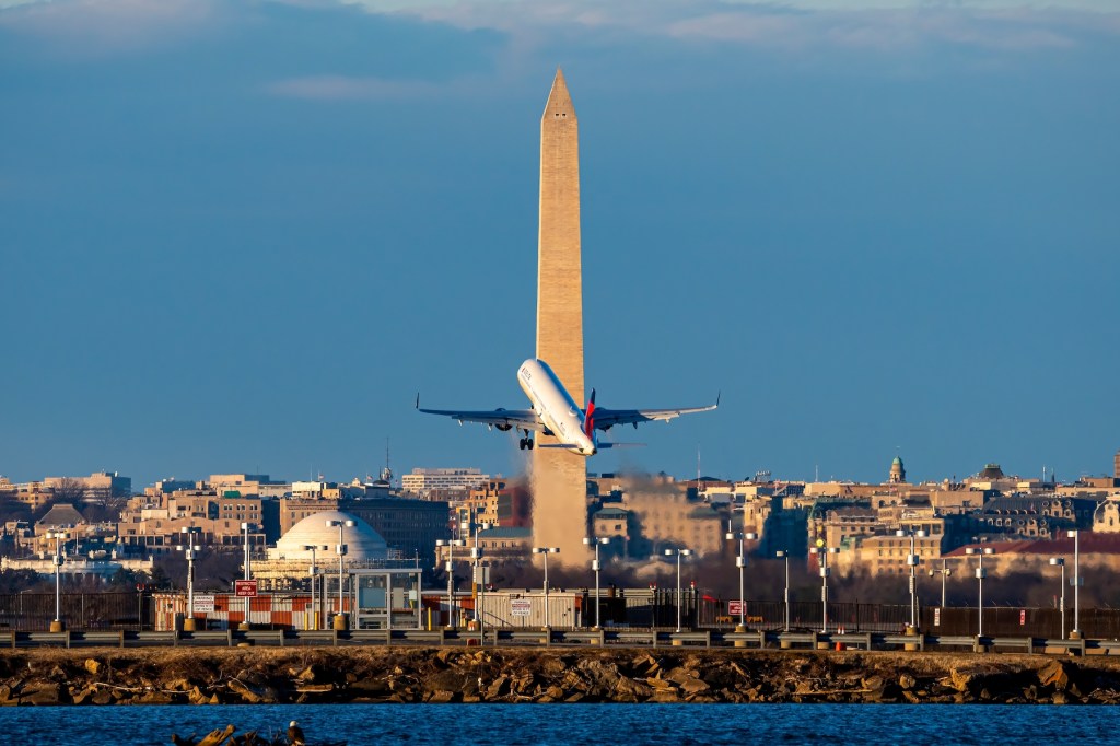Reagan National Completes $110 Million Runway Overhaul | AirlineGeeks.com