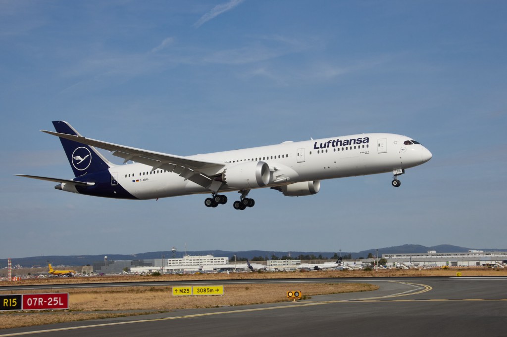 Lufthansa 787’s Landing Gear Collapses With Crew On Board ...