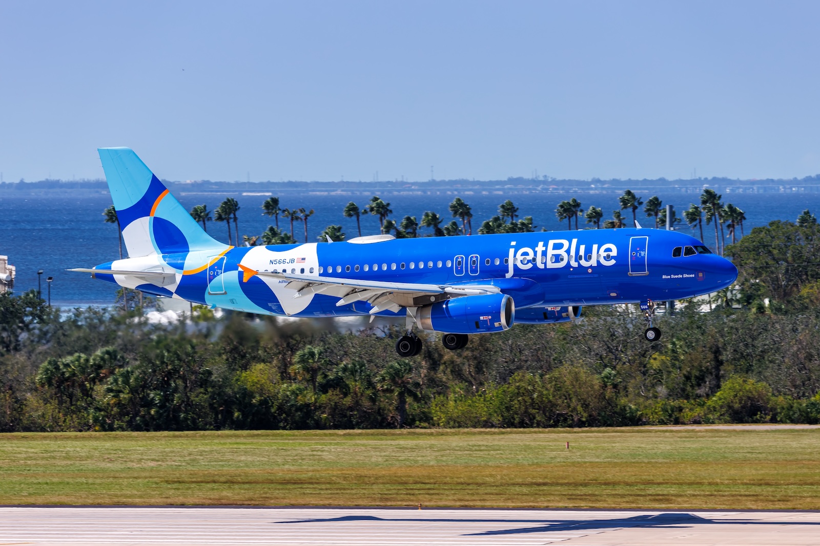 Report: JetBlue Explores Sale | AirlineGeeks.com